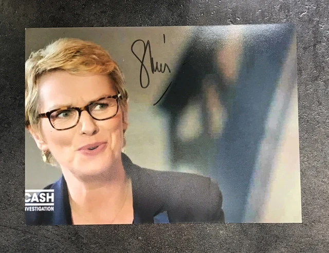 AUTOGRAPHE D ÉLISE Lucet. Envoyé Spécial France 2 12/17 Cm EUR 9,99 ...