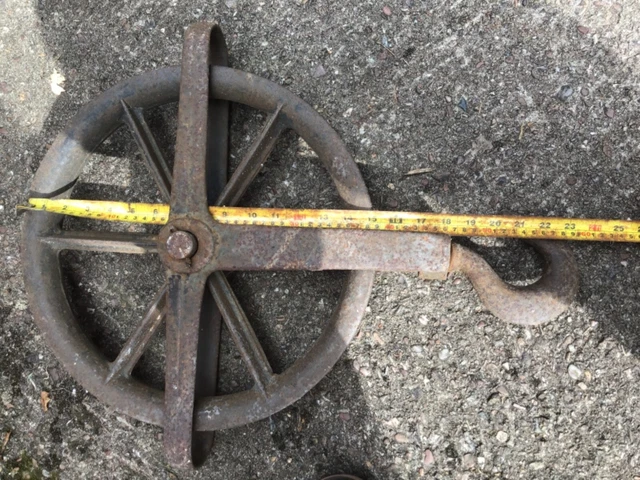 LARGE CAST IRON Ginny Wheel In Good Working Order. £95.00 - PicClick UK
