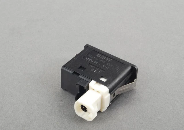 BMW E81 E87 E90 F10 F12 E70 USB AUX Auxiliary Input Socket Genuine ...