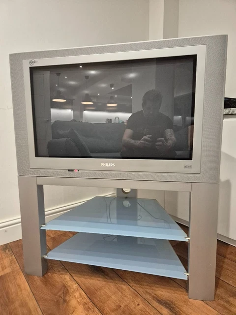 PHILIPS 32& CRT TV with Original Stand and Remote - 32DW6557/05 - Retro ...