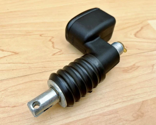 HARLEY SOFTAIL REAR Master Cylinder Assembly Brake Reservoir Black ...