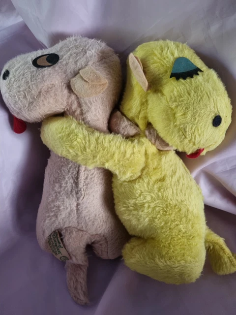 KNICKERBOCKER ANIMALS OF Distinction Cuddling DogsVintage 1970's £21.46 ...