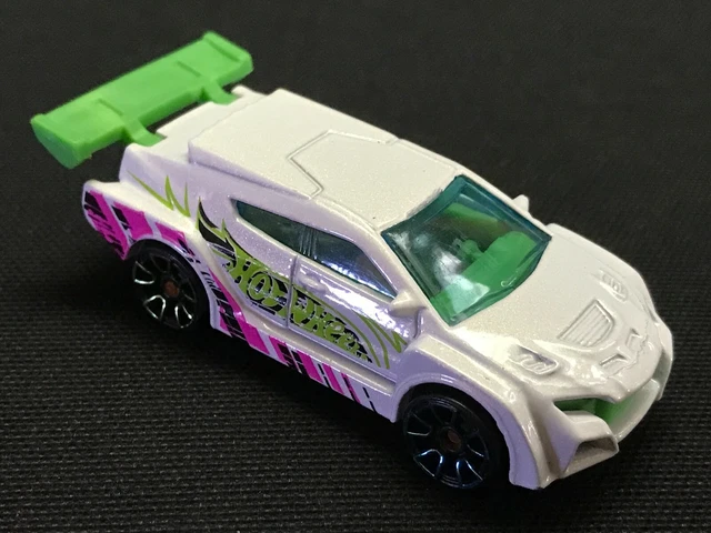 HOT WHEELS LOOP Coupe Car Collectable Scale 1:64 EUR 4,29 - PicClick FR