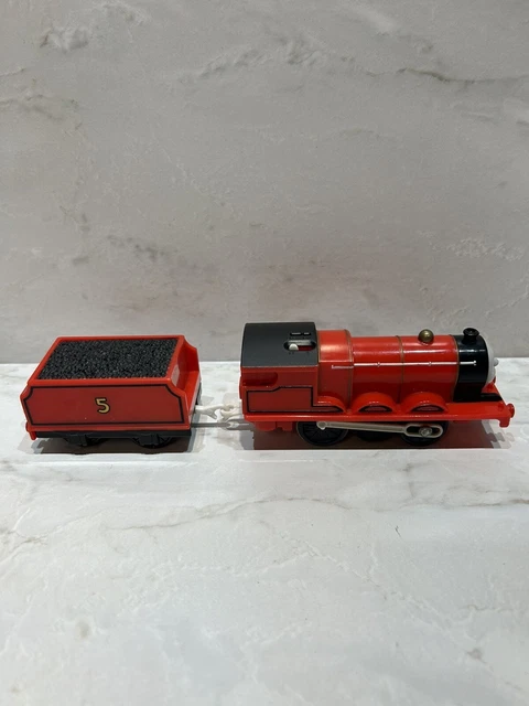 THOMAS & FRIENDS Trackmaster ‘James’ Mattel Motorised Train & Tender ...