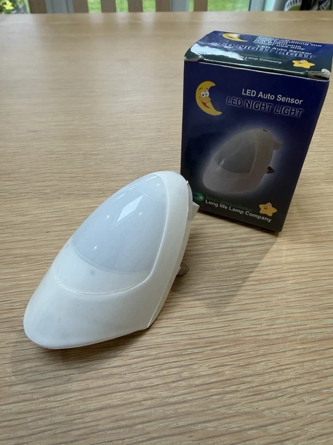 LED NIGHT LIGHT with Dusk Auto Sensor Plug-In for Walls and Landings £3 ...