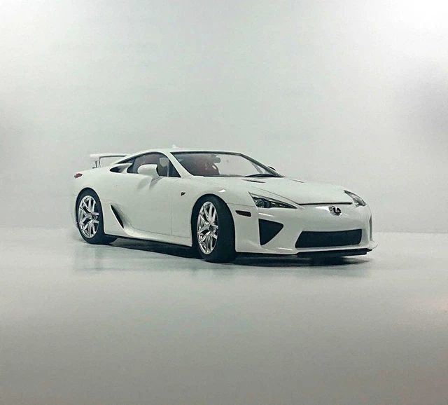 TOYOTA LEXUS LFA 1/24 construite et peinte par Tamiya EUR 171,07 - PicClick FR