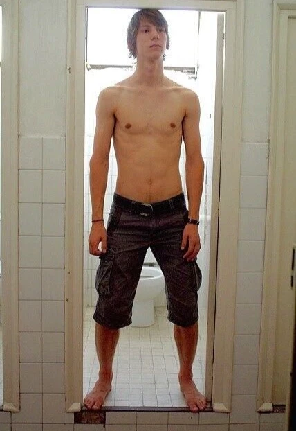 Shirtless Male Bare Foot Tall Swimmer Body Hunk Man Beefcake Photo 4x6