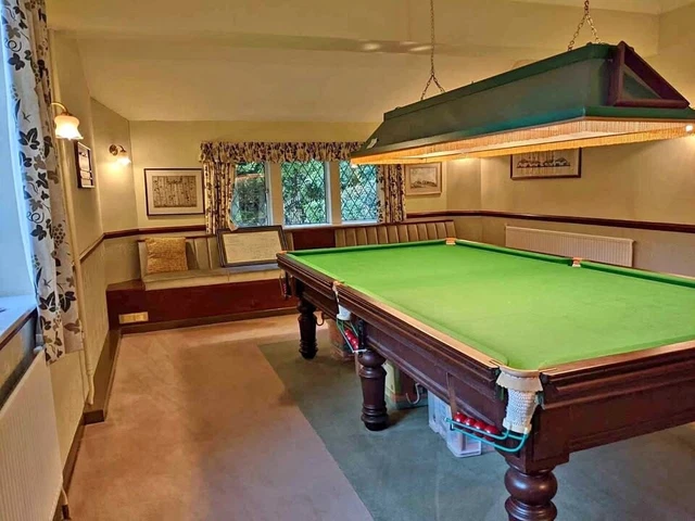 ANTIQUE 10FT SNOOKER Table with Free Professional Delivery and ...