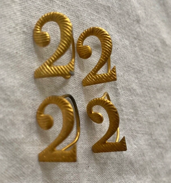 INSIGNES MILITAIRE CHIFFRÉS 2 couleur or Ciselé/5738V1 EUR 12,00 ...