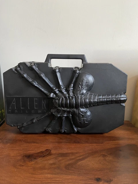 ALIEN TRILOGY VHS Facehugger box set limited edition £125.00 - PicClick UK