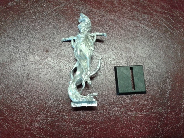 WARHAMMER FANTASY WOOD Elf WOOD ELF FEMALE SPELLSINGER metal EUR 27,00 ...