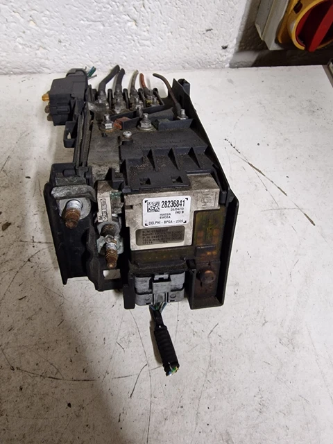 CITROEN PEUGEOT Battery Fuse Box Voltage Regulator Module 28236841 ...
