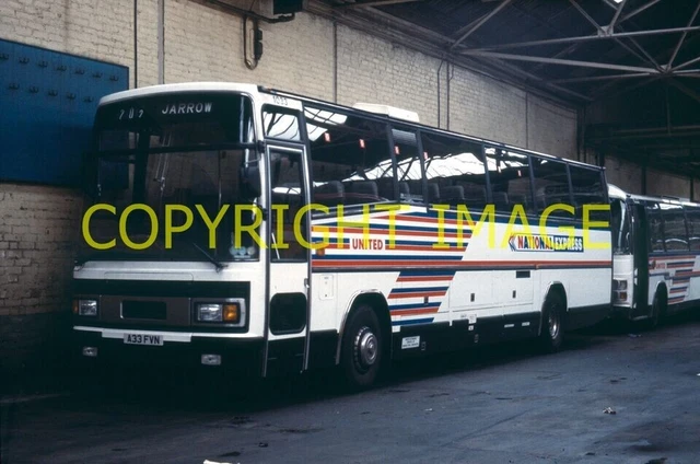 35MM SLIDE UNITED Leyland Tiger / Plaxton Paramount 3500 A 33 FVN ...