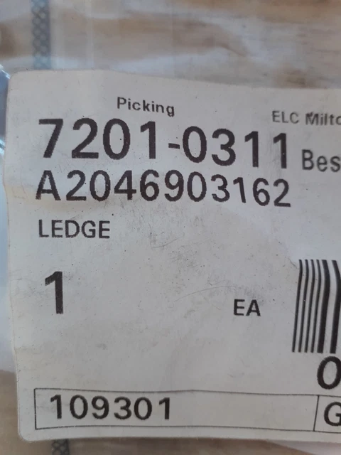 NEW GENUINE MERCEDES-BENZ W204 C-Class LH Wing Chrome Moulding ...