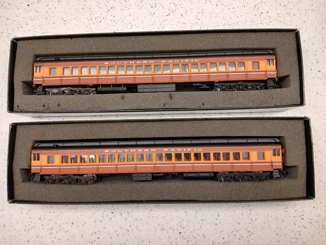 PAIR OF BACHMANN Spectrum Heavyweight Southern Pacific Daylight Coach ...