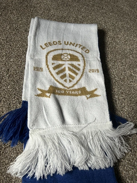 LEEDS UNITED CENTURION Scarf And Pin Badge £0.99 - PicClick UK