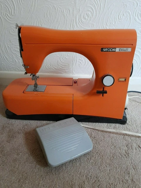 NECCHI LYDIA 3 sewing machine. Motor buzzes needle wont move. Spares or ...