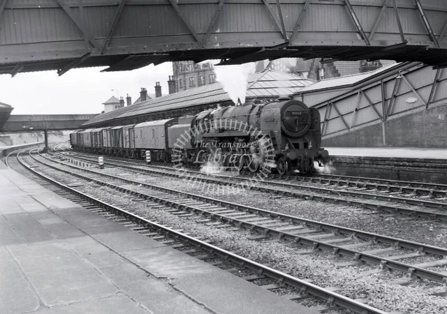 PHOTO BR BRITISH Railways Steam Locomotive Class 7MT 4-6-2 70008 at ...