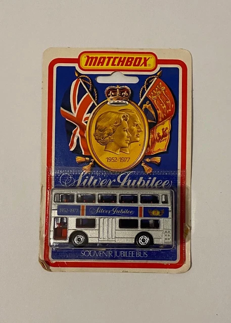 MATCHBOX QUEEN SILVER Jubilee Souvenir Bus 1952-1977 Diecast Model £5. ...