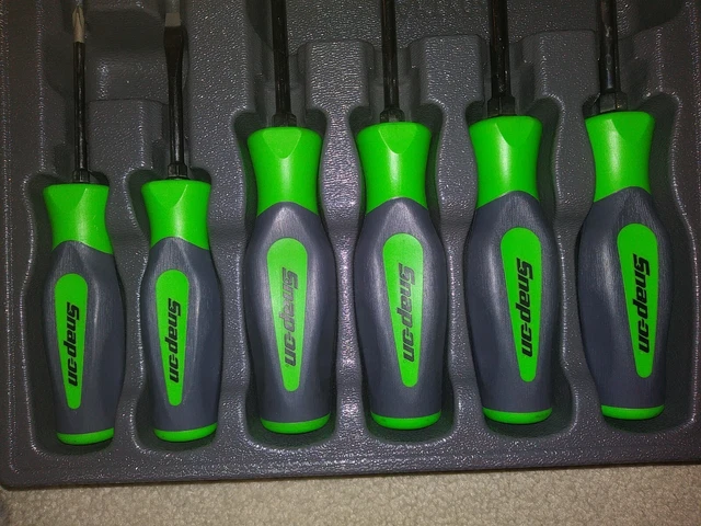 SNAP ON TOOLS 8 pc Instinct Combination Screwdriver Set & AWL - SHDX60G ...