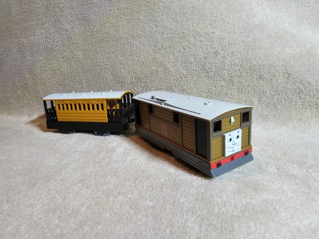 TOMY TRACKMASTER THOMAS And Friends Yellow Steam Tram Flora & Coaches ...
