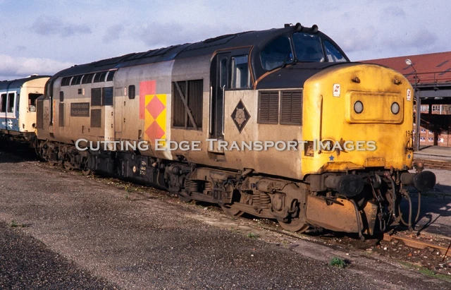 ORIGINAL RAILWAY SLIDE: Class 37 Diesel 37194 at Norwich D-1666 £3.99 ...
