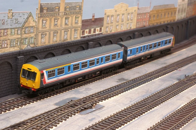 LIMA (HORNBY MOTOR/CHASSIS) Class 101 DMU British Rail NSE livery DCC ...
