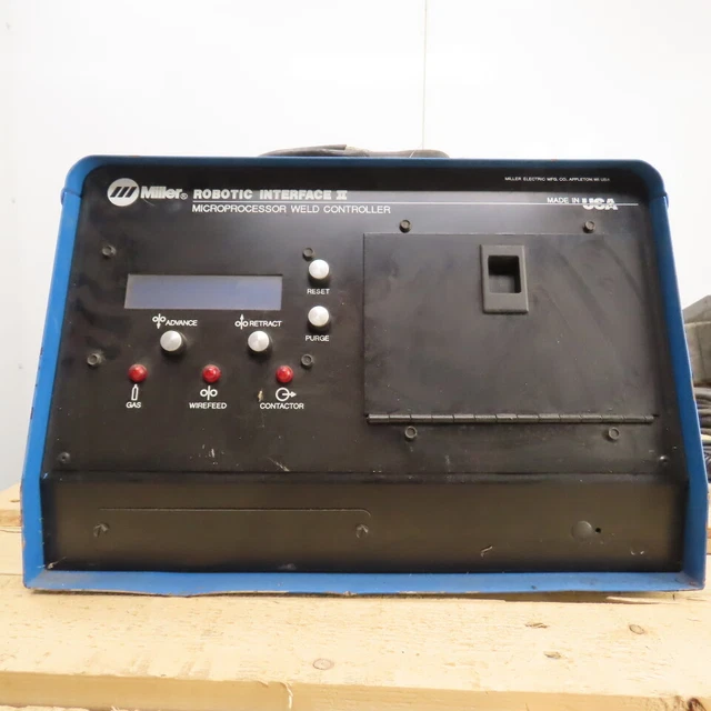 MILLER ROBOTIC INTERFACE II Weld Controller 115V 1PH A1D-4 Feeder, Gun ...