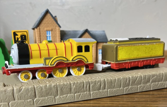 THOMAS & FRIENDS TrackMaster Molly and Tender Motorized Train Engine ...