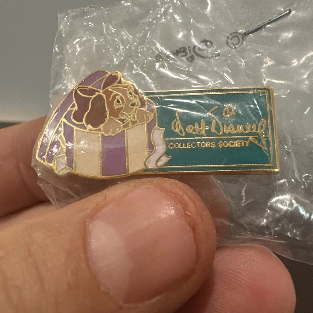 WALT DISNEY COLLECTORS Society Lady And The Tramp Hatbox Disney Enamel ...