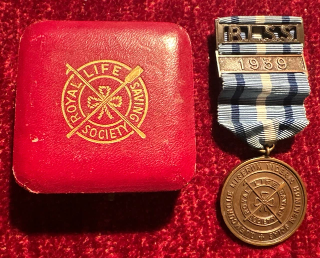BRITISH ROYAL LIFE Saving Society Medal 1939 Awarded B. Tolfree July ...