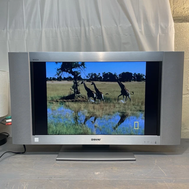 RETRO SONY WEGA KLV-26HG2 26" LCD TV 2005 Remote included Tested £111. ...
