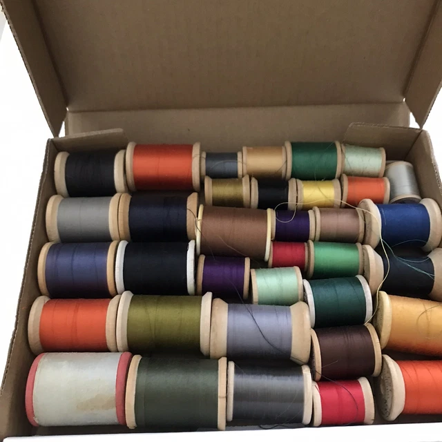 OVER 30 ASSORTED VINTAGE WOOD WOODEN SPOOLS SEWING CRAFTS THREAD COATS ...