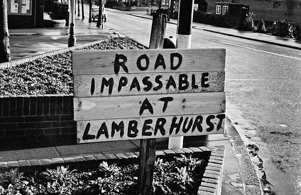 ROAD SIGN WARNING of an impassable road at Lamberhurst due to floo- Old ...