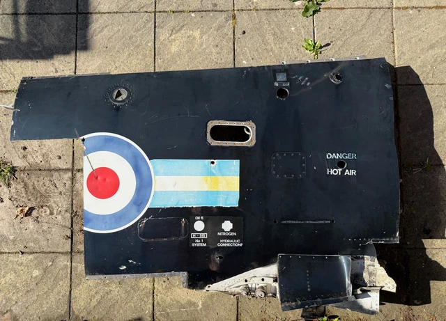 RAF BAE HAWK T1A XX320 Centre Fuselage Side Section £1,995.72 - PicClick UK
