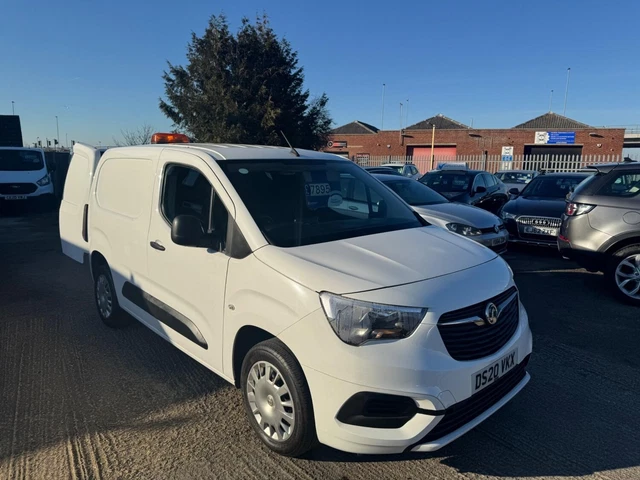 VAUXHALL COMBO COMBO 1.6 Turbo D 2300 Sportive L1 H1 Euro 6 (s/s) 4dr ...