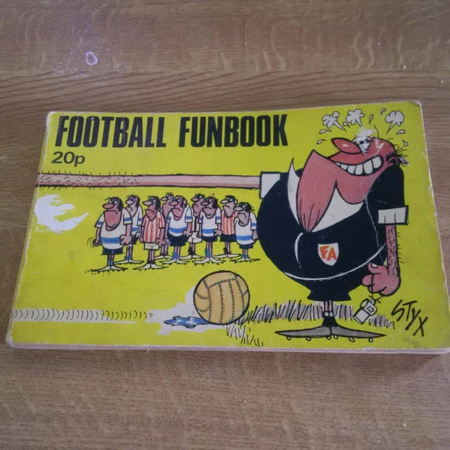 FOOTBALL FUNBOOK NO 1, 100 pages of jokes,facts,cartoons, Clipper press ...