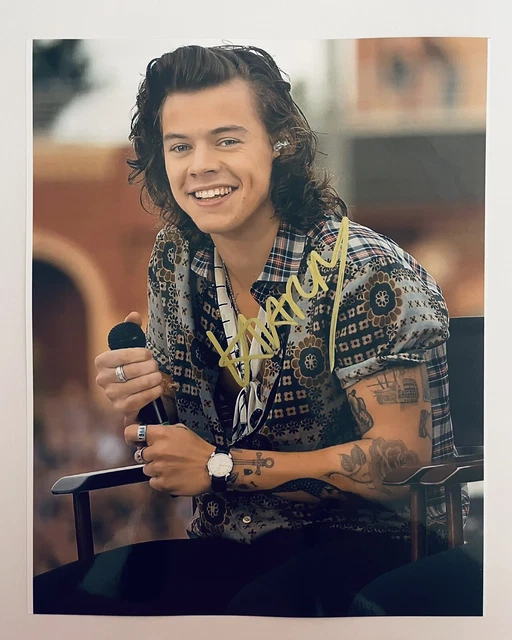 HARRY STYLES SIGNED Photo With COA £75.00 - PicClick UK