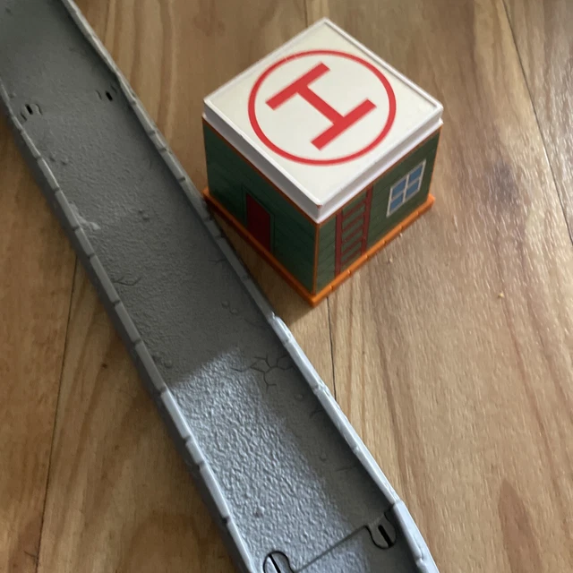 THOMAS &FRIENDS TRACKMASTER Road & Rail Curved Road 8-Pieces HiT Plus ...