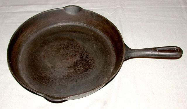 ANTIQUE FINDLAY CARLETON Place Ontario Canada Cast Iron Large Skillet ...