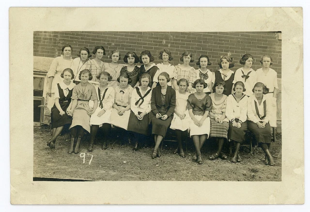 ANTIQUE PHOTO 1920S JHS Girls High School Class Group Picture Women ...