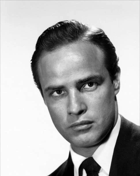 MARLON BRANDO POSES for a portrait circa 1960 Old Movie Photo 2 EUR 6 ...