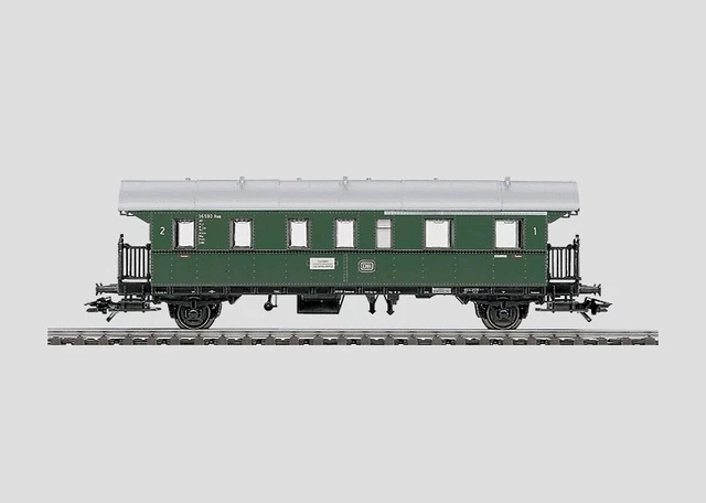 MARKLIN 4313 HO Scale Second Class Passenger Car With Two Axles DB £47. ...