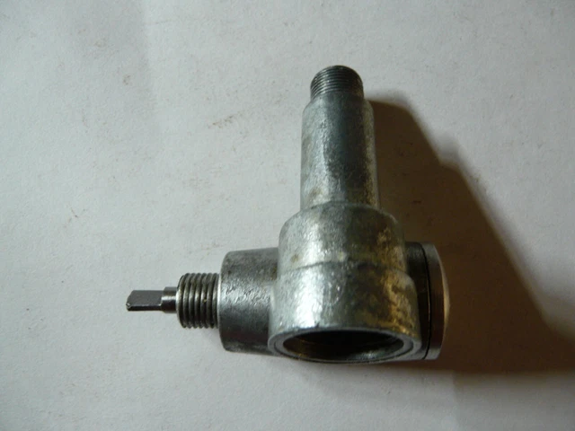 TRIUMPH T140/TR7 REV counter gear box. £15.00 - PicClick UK