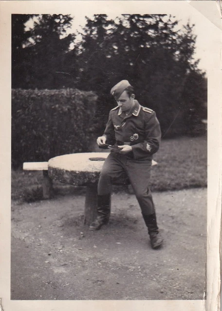 FOTO - LUFTWAFFE Soldat mit Orden / Ärmelabzeichen - 1930/40 EUR 2,50 ...