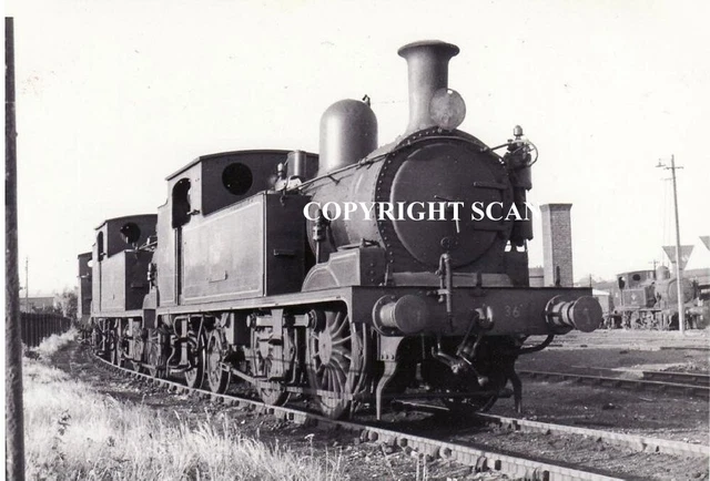 STEAM RAILWAY PHOTO: W36 ‘CARISBROOKE’ O2 0-4-4T @ RYDE 61 £2.99 - PicClick UK