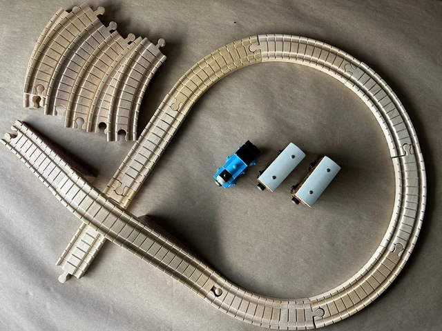 THOMAS THE TANK Engine Brio Gullane Wooden Thomas Annie Clarabel Figure ...