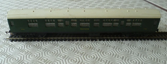 HORNBY R933 SOUTHERN Region composite coach 5740 (OO Gauge) £4.99 ...