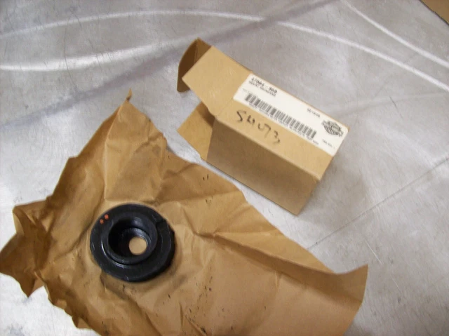 HD28) HARLEY-DAVIDSON GENUINE OEM NOS Swing Arm Mount 47564-86B £95.21 ...