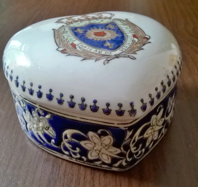 ANCIENNE BOITE A Bijoux Porcelaine Blason Chateau De Versailles En ...